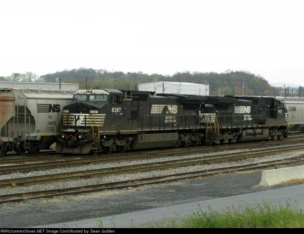 NS GE C40-8W 8387 & GE C40-9W 9539